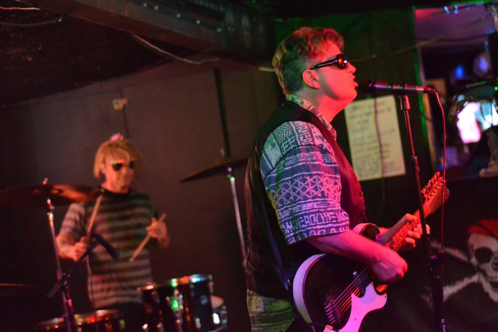 Flat Duo Jets - The Masquerade